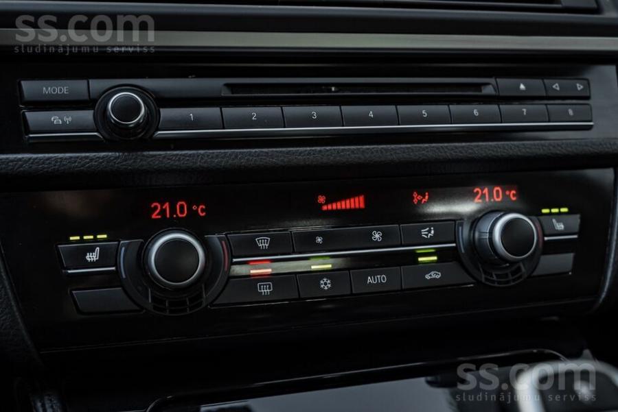 Black BMW 520 2011 in Riga, with an engine capacity of 2.00 L and mileage of 0 thousand km for 13300 €, photo 24 on AUTOMOTO.COM.LV