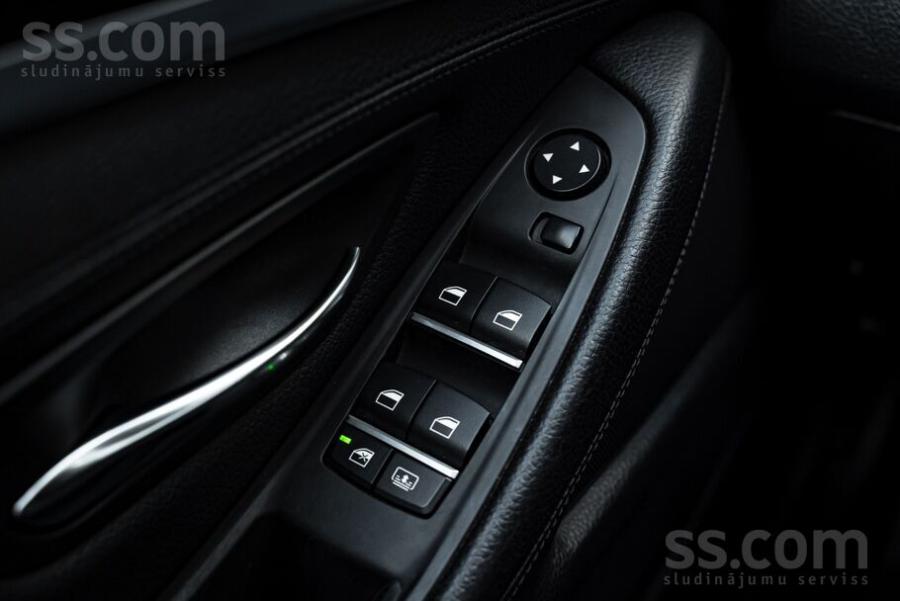 Black BMW 520 2011 in Riga, with an engine capacity of 2.00 L and mileage of 0 thousand km for 13300 €, photo 29 on AUTOMOTO.COM.LV