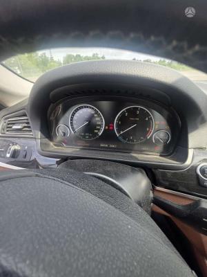 Black BMW 520 2011 in Marijampole, with an engine capacity of 2.00 L and mileage of 299 thousand km for 4250 €, photo 5 on AUTOMOTO.COM.LV