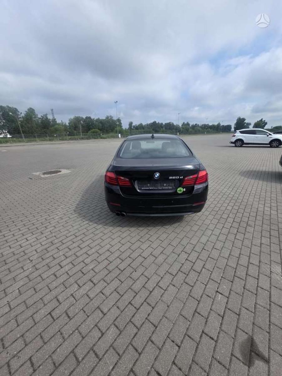 Black BMW 520 2011 in Marijampole, with an engine capacity of 2.00 L and mileage of 299 thousand km for 4250 €, photo 7 on AUTOMOTO.COM.LV
