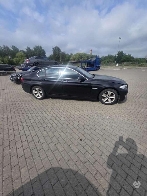 Melns BMW 520 2011 Marijampole, ar dzinēja tilpumu 2.00 L un nobraukumu 299 tūkst. km par 4250 €, foto 8 vietnē AUTOMOTO.COM.LV