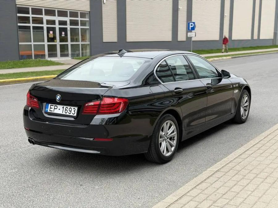 Melns BMW 520 2011 Rīga, ar dzinēja tilpumu 2.00 L un nobraukumu 277 tūkst. km par 9900 €, foto 6 vietnē AUTOMOTO.COM.LV