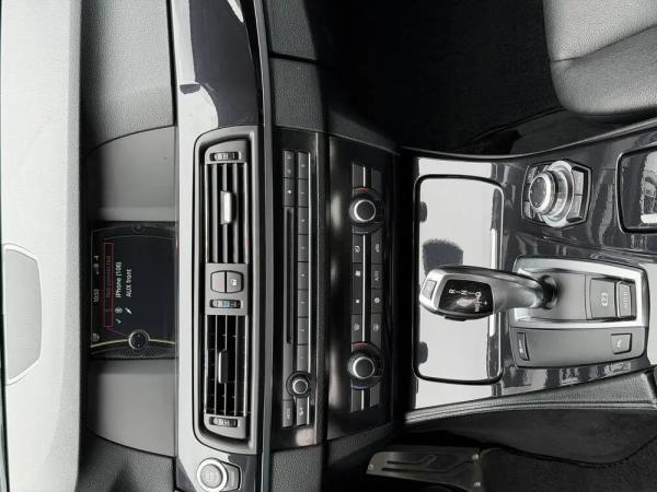 Black BMW 520 2011 in Riga, with an engine capacity of 2.00 L and mileage of 277 thousand km for 9900 €, photo 9 on AUTOMOTO.COM.LV