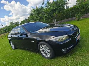 Black BMW 520 2011 in Kaunas, with an engine capacity of 2.00 L and mileage of 299 thousand km for 7700 €, photo 3 on AUTOMOTO.COM.LV