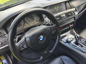 Black BMW 520 2011 in Kaunas, with an engine capacity of 2.00 L and mileage of 299 thousand km for 7700 €, photo 11 on AUTOMOTO.COM.LV