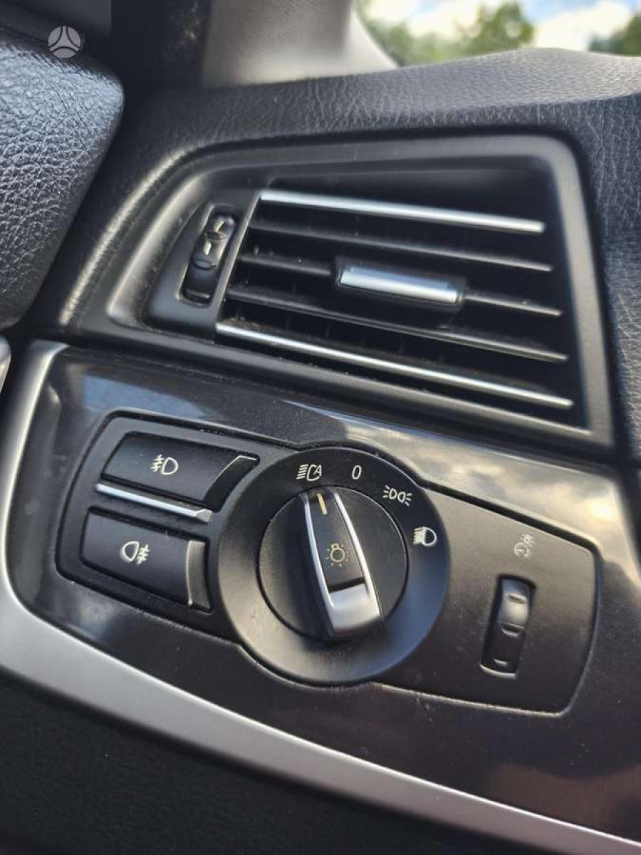 Black BMW 520 2011 in Kaunas, with an engine capacity of 2.00 L and mileage of 299 thousand km for 7700 €, photo 15 on AUTOMOTO.COM.LV