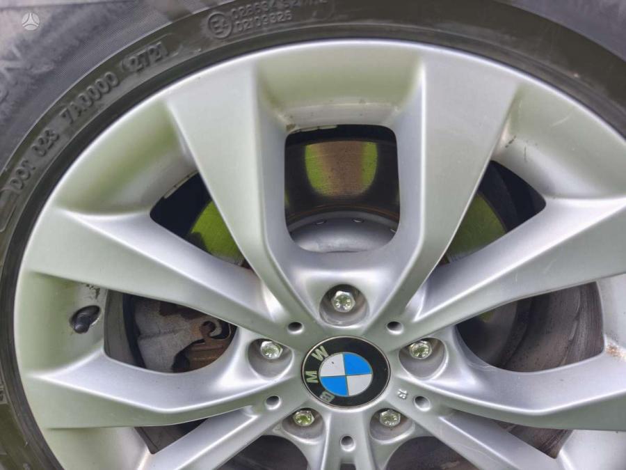 Black BMW 520 2011 in Kaunas, with an engine capacity of 2.00 L and mileage of 299 thousand km for 7700 €, photo 17 on AUTOMOTO.COM.LV