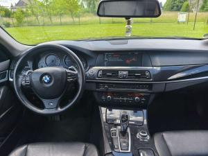 Black BMW 520 2011 in Kaunas, with an engine capacity of 2.00 L and mileage of 299 thousand km for 7700 €, photo 18 on AUTOMOTO.COM.LV