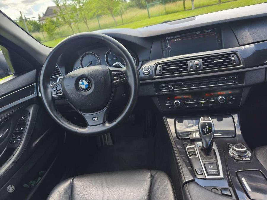 Black BMW 520 2011 in Kaunas, with an engine capacity of 2.00 L and mileage of 299 thousand km for 7700 €, photo 20 on AUTOMOTO.COM.LV