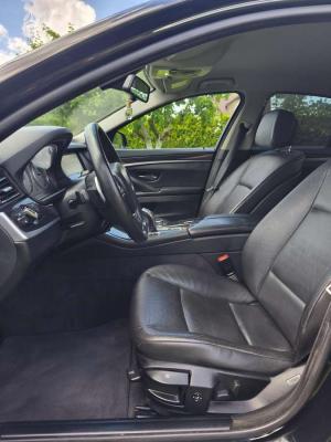 Black BMW 520 2011 in Kaunas, with an engine capacity of 2.00 L and mileage of 299 thousand km for 7700 €, photo 21 on AUTOMOTO.COM.LV
