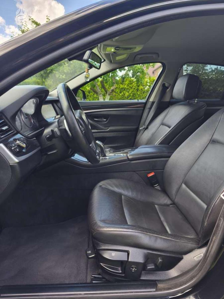 Black BMW 520 2011 in Kaunas, with an engine capacity of 2.00 L and mileage of 299 thousand km for 7700 €, photo 21 on AUTOMOTO.COM.LV