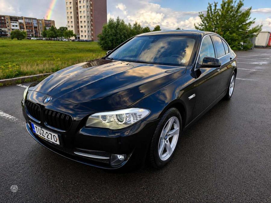 Black BMW 520 2011 in Radviliskis, with an engine capacity of 2.00 L and mileage of 291 thousand km for 6999 €, photo 1 on AUTOMOTO.COM.LV