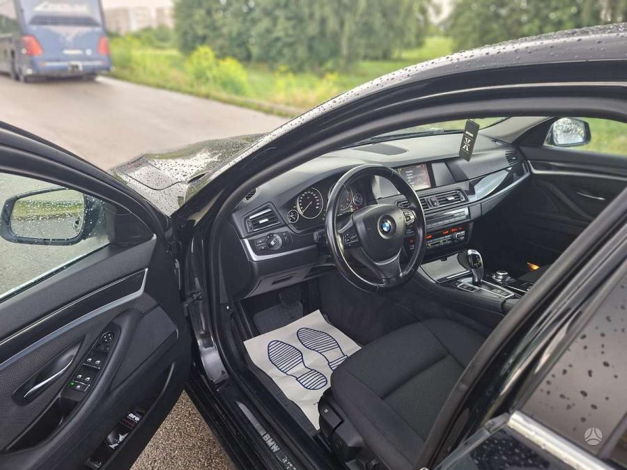 Black BMW 520 2011 in Radviliskis, with an engine capacity of 2.00 L and mileage of 291 thousand km for 6999 €, photo 12 on AUTOMOTO.COM.LV