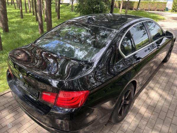 Melns BMW 520 2011 Utena, ar dzinēja tilpumu 2.00 L un nobraukumu 260 tūkst. km par 7800 €, foto 4 vietnē AUTOMOTO.COM.LV