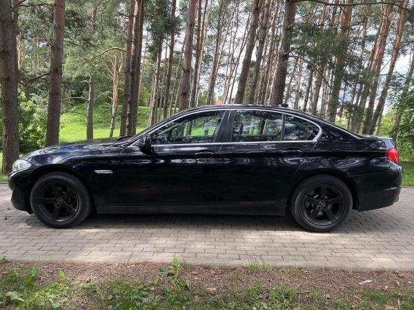 Melns BMW 520 2011 Utena, ar dzinēja tilpumu 2.00 L un nobraukumu 260 tūkst. km par 7800 €, foto 7 vietnē AUTOMOTO.COM.LV