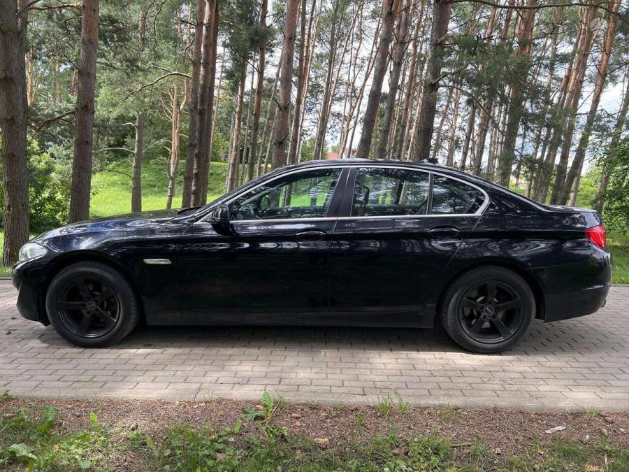Melns BMW 520 2011 Utena, ar dzinēja tilpumu 2.00 L un nobraukumu 260 tūkst. km par 7800 €, foto 8 vietnē AUTOMOTO.COM.LV