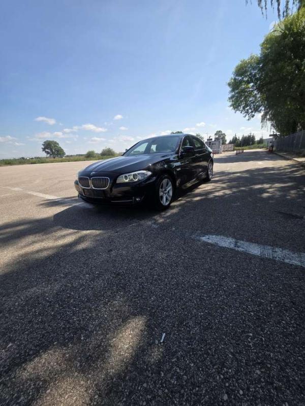 Black BMW 520 2011 in Marijampole, with an engine capacity of 2.00 L and mileage of 300 thousand km for 6650 €, photo 1 on AUTOMOTO.COM.LV