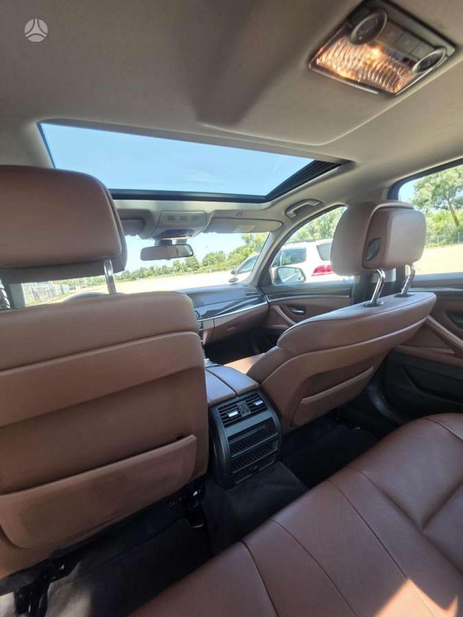 Melns BMW 520 2011 Marijampole, ar dzinēja tilpumu 2.00 L un nobraukumu 300 tūkst. km par 6650 €, foto 6 vietnē AUTOMOTO.COM.LV