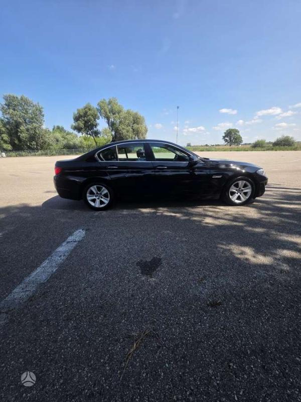 Black BMW 520 2011 in Marijampole, with an engine capacity of 2.00 L and mileage of 300 thousand km for 6650 €, photo 8 on AUTOMOTO.COM.LV