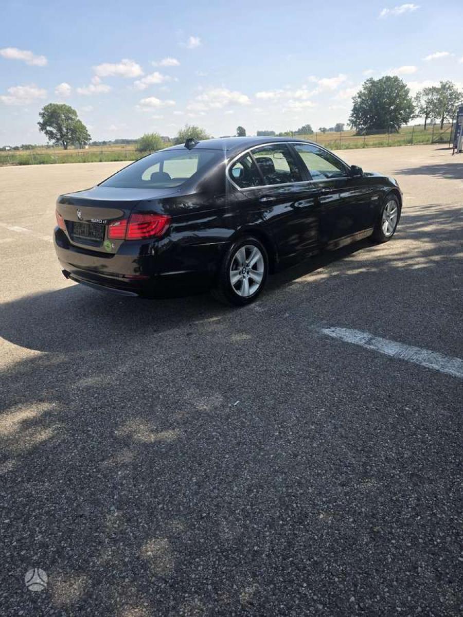 Melns BMW 520 2011 Marijampole, ar dzinēja tilpumu 2.00 L un nobraukumu 300 tūkst. km par 6650 €, foto 10 vietnē AUTOMOTO.COM.LV