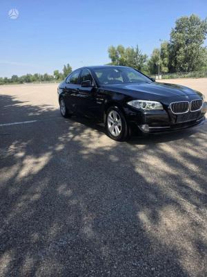 Melns BMW 520 2011 Marijampole, ar dzinēja tilpumu 2.00 L un nobraukumu 300 tūkst. km par 6650 €, foto 13 vietnē AUTOMOTO.COM.LV