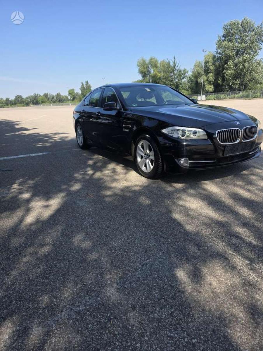 Melns BMW 520 2011 Marijampole, ar dzinēja tilpumu 2.00 L un nobraukumu 300 tūkst. km par 6650 €, foto 13 vietnē AUTOMOTO.COM.LV