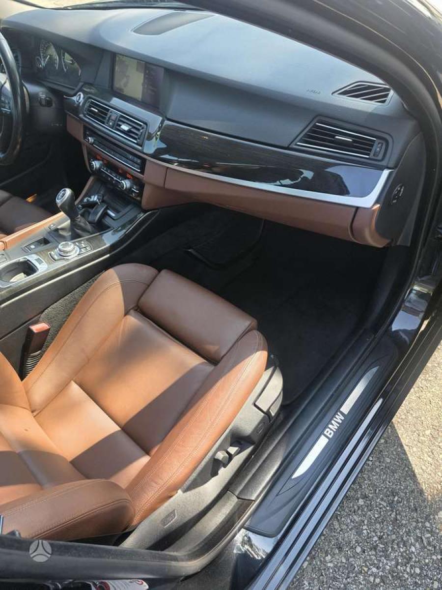 Melns BMW 520 2011 Marijampole, ar dzinēja tilpumu 2.00 L un nobraukumu 300 tūkst. km par 6650 €, foto 15 vietnē AUTOMOTO.COM.LV