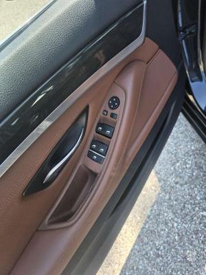 Melns BMW 520 2011 Marijampole, ar dzinēja tilpumu 2.00 L un nobraukumu 300 tūkst. km par 6650 €, foto 18 vietnē AUTOMOTO.COM.LV