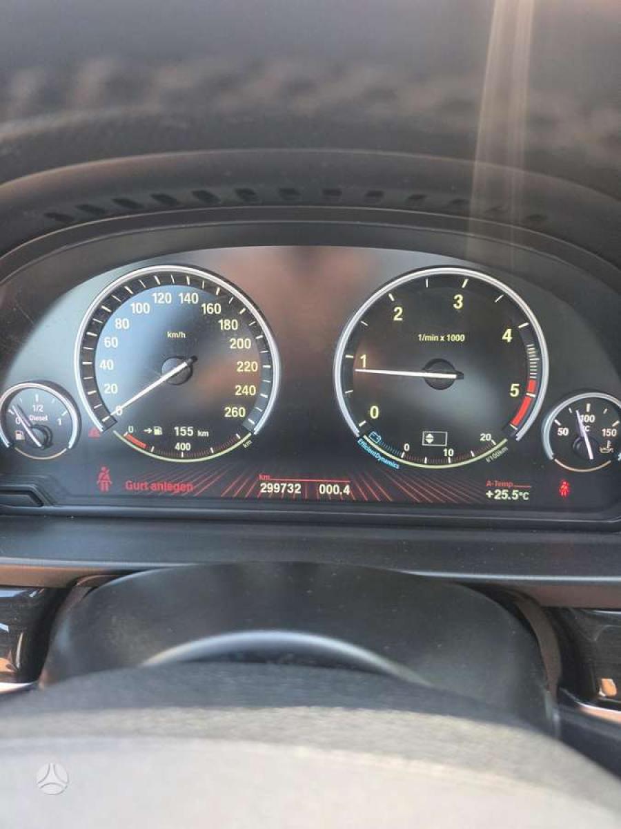 Melns BMW 520 2011 Marijampole, ar dzinēja tilpumu 2.00 L un nobraukumu 300 tūkst. km par 6650 €, foto 20 vietnē AUTOMOTO.COM.LV