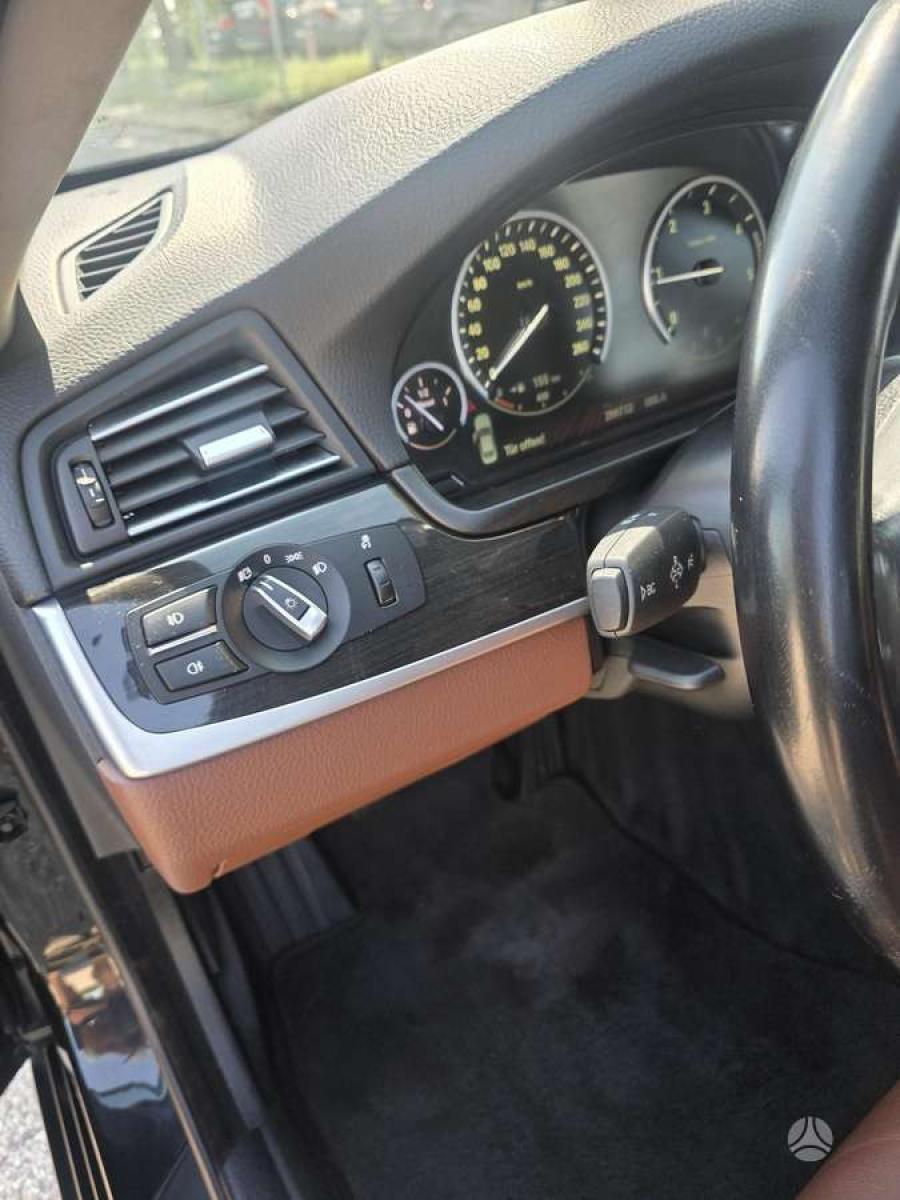Melns BMW 520 2011 Marijampole, ar dzinēja tilpumu 2.00 L un nobraukumu 300 tūkst. km par 6650 €, foto 21 vietnē AUTOMOTO.COM.LV