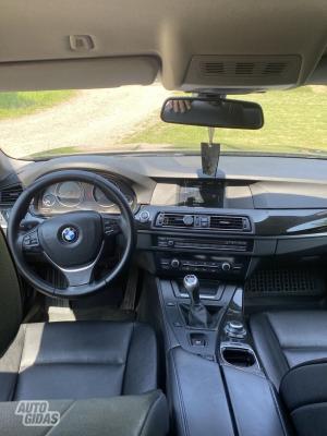 Melns BMW 520 2011 Trakai, ar dzinēja tilpumu 2.00 L un nobraukumu 279 tūkst. km par 7000 €, foto 6 vietnē AUTOMOTO.COM.LV