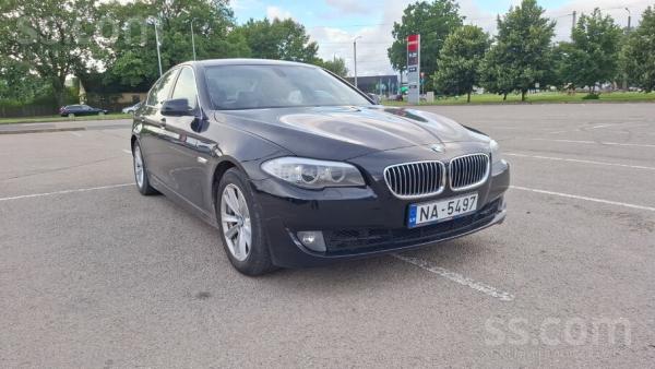 Black BMW 520 2011 in Riga, with an engine capacity of 2.00 L and mileage of 212 thousand km for 8300 €, photo 1 on AUTOMOTO.COM.LV