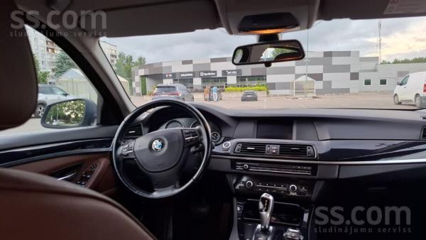 Black BMW 520 2011 in Riga, with an engine capacity of 2.00 L and mileage of 212 thousand km for 8300 €, photo 7 on AUTOMOTO.COM.LV