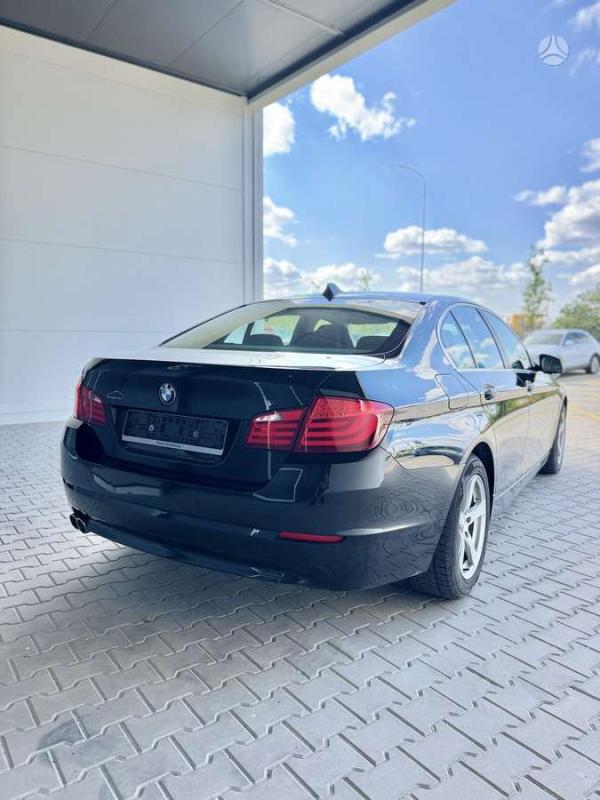 Black BMW 520 2011 in Vilnius, with an engine capacity of 2.00 L and mileage of 270 thousand km for 7700 €, photo 5 on AUTOMOTO.COM.LV
