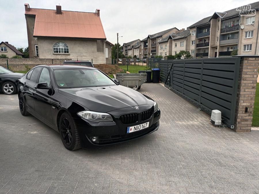 Melns BMW 520 2011 Telšiai, ar dzinēja tilpumu 2.00 L un nobraukumu 280 tūkst. km par 9550 €, foto 12 vietnē AUTOMOTO.COM.LV