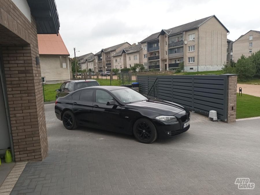Melns BMW 520 2011 Telšiai, ar dzinēja tilpumu 2.00 L un nobraukumu 280 tūkst. km par 9550 €, foto 17 vietnē AUTOMOTO.COM.LV