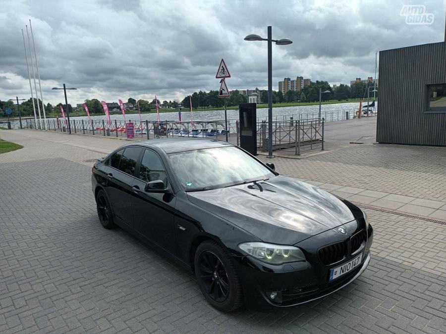 Melns BMW 520 2011 Telšiai, ar dzinēja tilpumu 2.00 L un nobraukumu 280 tūkst. km par 9550 €, foto 19 vietnē AUTOMOTO.COM.LV