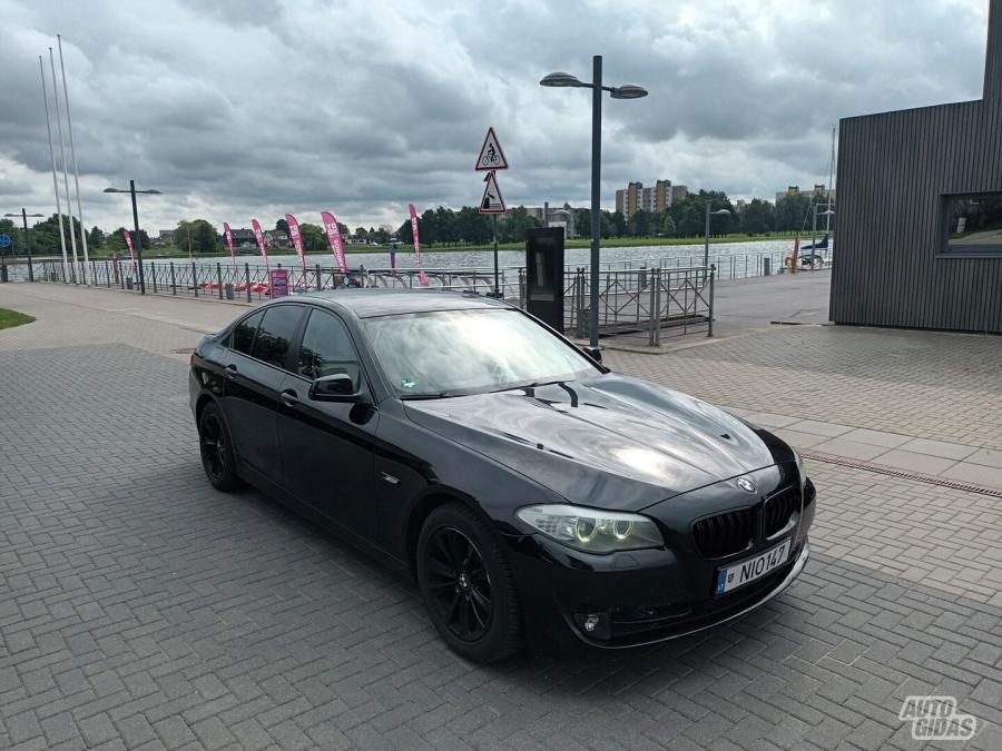 Melns BMW 520 2011 Telšiai, ar dzinēja tilpumu 2.00 L un nobraukumu 280 tūkst. km par 9550 €, foto 21 vietnē AUTOMOTO.COM.LV