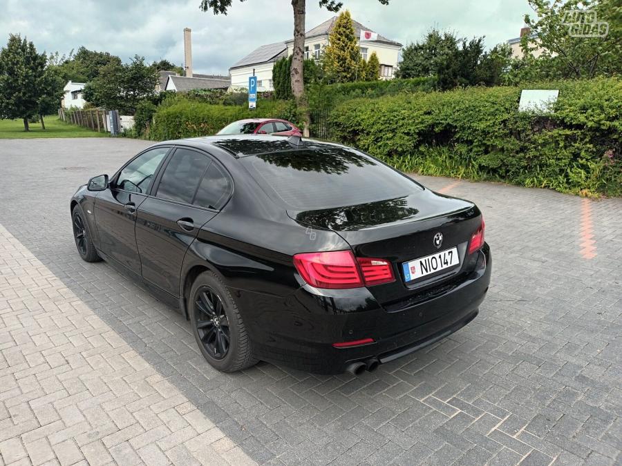 Melns BMW 520 2011 Telšiai, ar dzinēja tilpumu 2.00 L un nobraukumu 280 tūkst. km par 9550 €, foto 25 vietnē AUTOMOTO.COM.LV