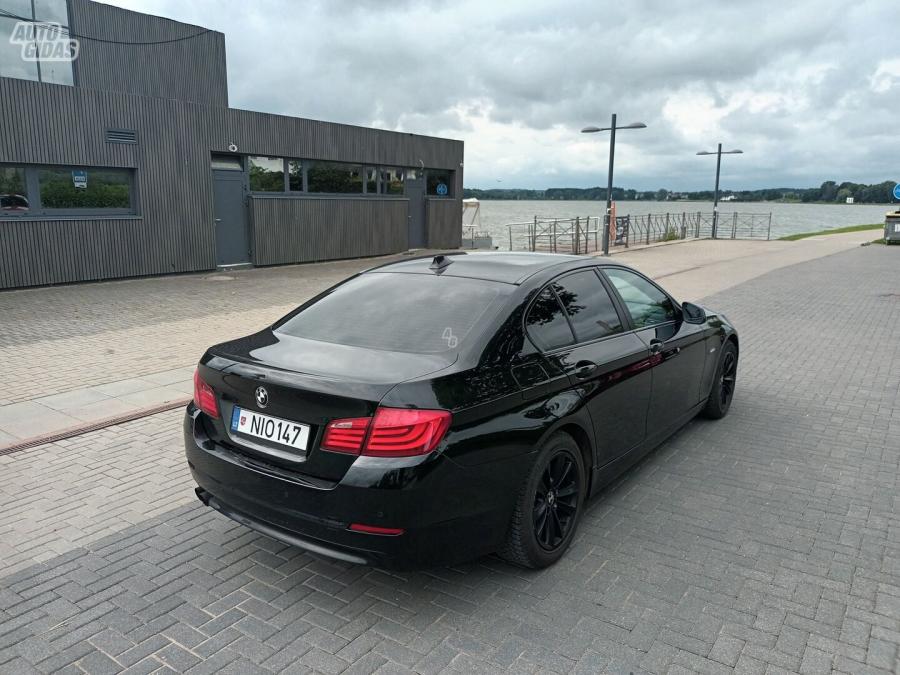 Melns BMW 520 2011 Telšiai, ar dzinēja tilpumu 2.00 L un nobraukumu 280 tūkst. km par 9550 €, foto 26 vietnē AUTOMOTO.COM.LV