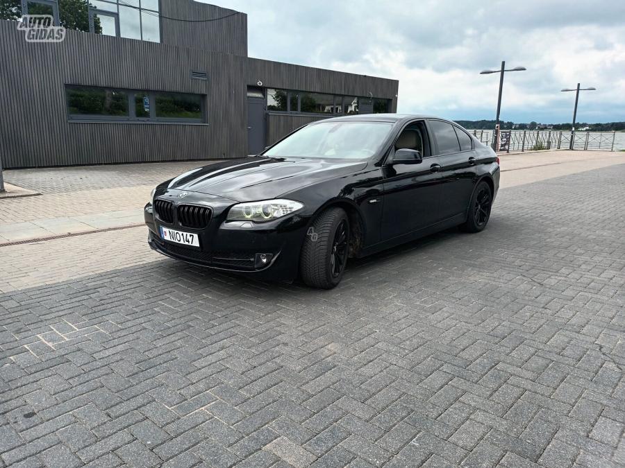Melns BMW 520 2011 Telšiai, ar dzinēja tilpumu 2.00 L un nobraukumu 280 tūkst. km par 9550 €, foto 27 vietnē AUTOMOTO.COM.LV