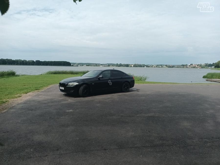 Melns BMW 520 2011 Telšiai, ar dzinēja tilpumu 2.00 L un nobraukumu 280 tūkst. km par 9550 €, foto 30 vietnē AUTOMOTO.COM.LV