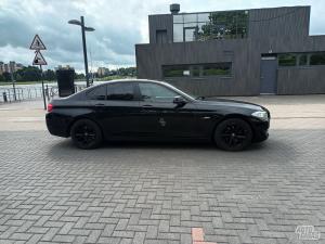 Melns BMW 520 2011 Telšiai, ar dzinēja tilpumu 2.00 L un nobraukumu 280 tūkst. km par 9550 €, foto 32 vietnē AUTOMOTO.COM.LV