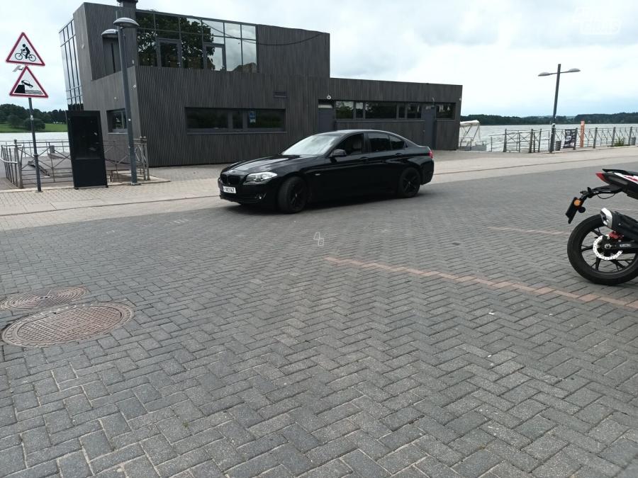 Melns BMW 520 2011 Telšiai, ar dzinēja tilpumu 2.00 L un nobraukumu 280 tūkst. km par 9550 €, foto 34 vietnē AUTOMOTO.COM.LV