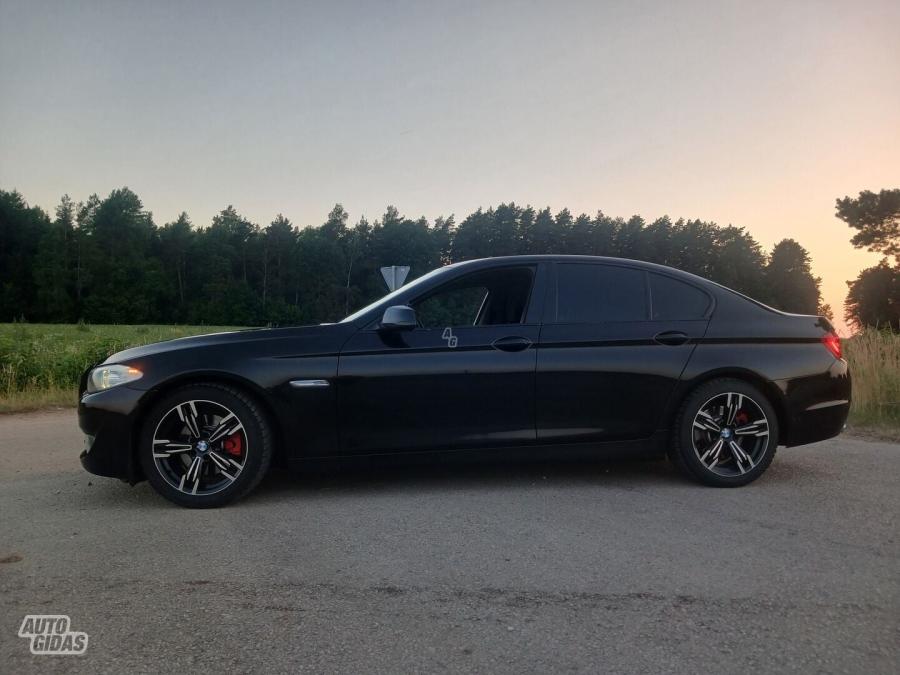 Melns BMW 520 2011 Viļņa, ar dzinēja tilpumu 2.00 L un nobraukumu 395 tūkst. km par 7400 €, foto 3 vietnē AUTOMOTO.COM.LV