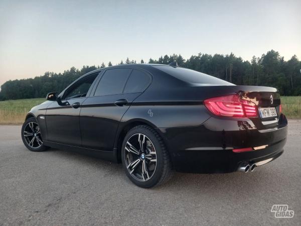 Black BMW 520 2011 in Vilnius, with an engine capacity of 2.00 L and mileage of 395 thousand km for 7700 €, photo 7 on AUTOMOTO.COM.LV
