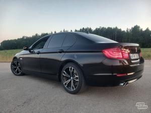 Melns BMW 520 2011 Viļņa, ar dzinēja tilpumu 2.00 L un nobraukumu 395 tūkst. km par 7400 €, foto 8 vietnē AUTOMOTO.COM.LV