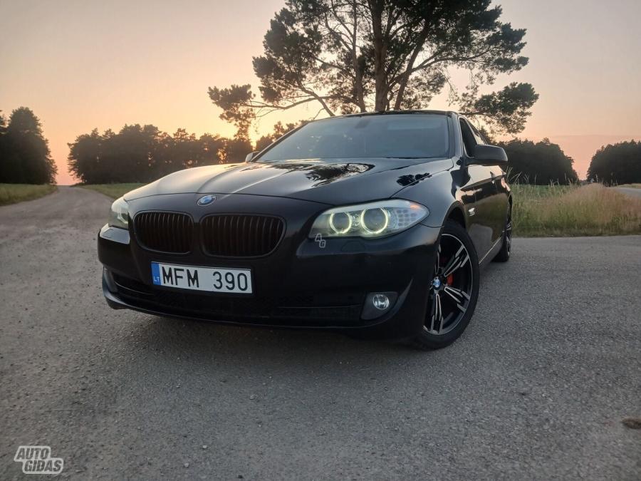 Melns BMW 520 2011 Viļņa, ar dzinēja tilpumu 2.00 L un nobraukumu 395 tūkst. km par 7400 €, foto 12 vietnē AUTOMOTO.COM.LV
