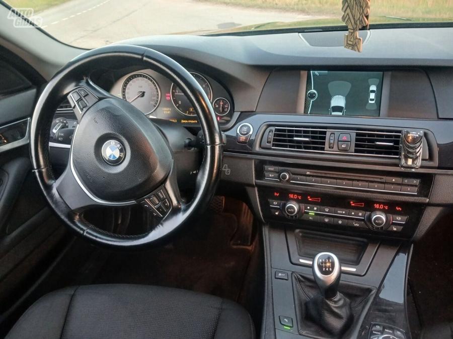 Melns BMW 520 2011 Viļņa, ar dzinēja tilpumu 2.00 L un nobraukumu 395 tūkst. km par 7400 €, foto 14 vietnē AUTOMOTO.COM.LV