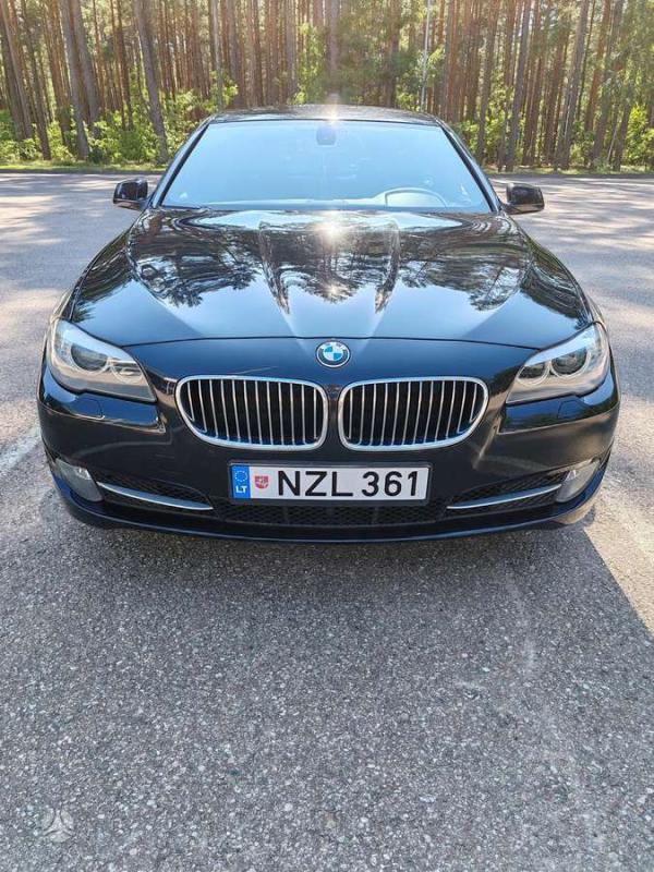 Black BMW 520 2011 in Druskininkai, with an engine capacity of 2.00 L and mileage of 276 thousand km for 8999 €, photo 1 on AUTOMOTO.COM.LV